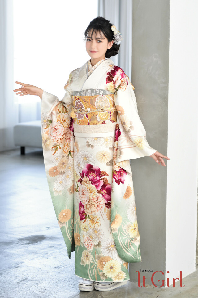 かせ屋 和歌山店の振袖 /白色/古典/花柄/ IT2404 | My振袖